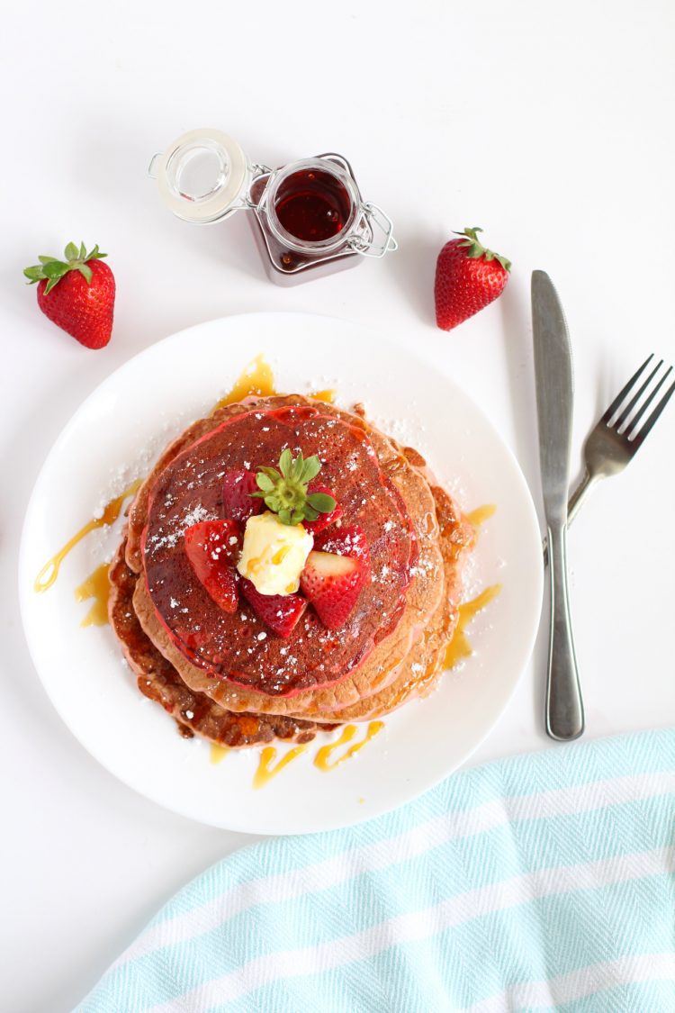 Classic (And Easy!) Strawberry Pancakes